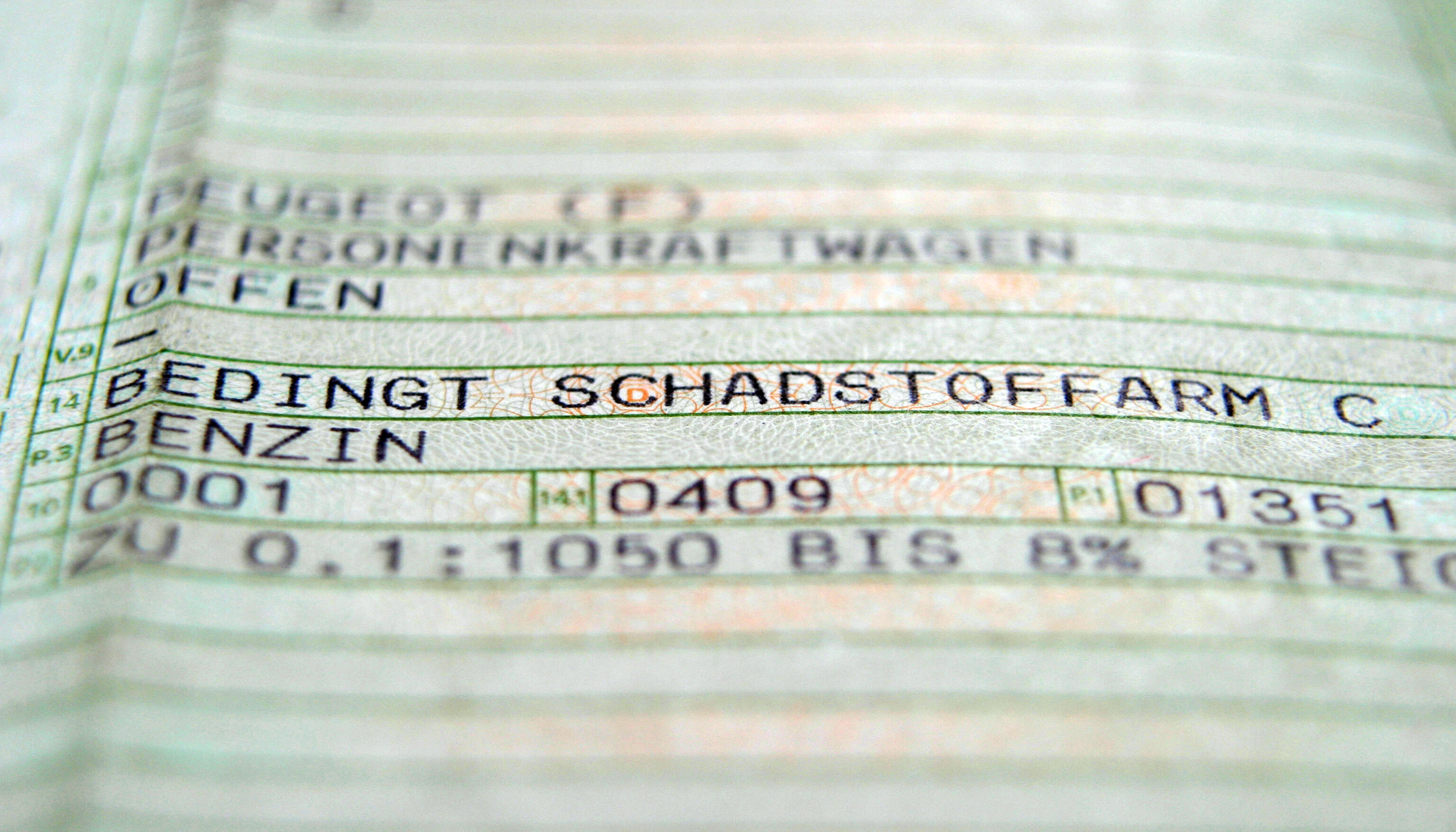 Fahrzeugschein Codes erklärt: HSN, TSN & alle Kürzel | mobile.de