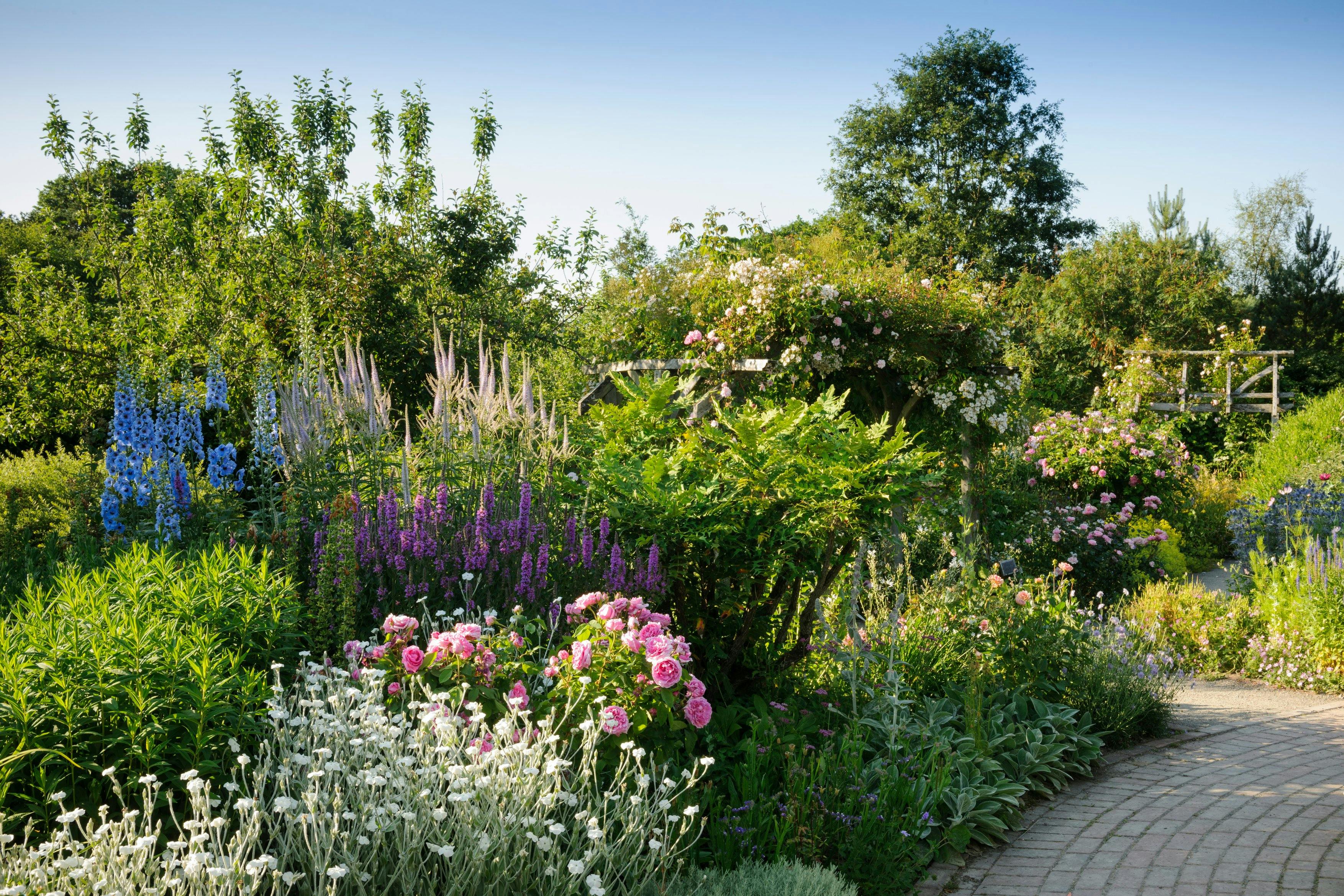 Stately Home & Garden - Bite Sized Britain - Britain’s amazing history ...