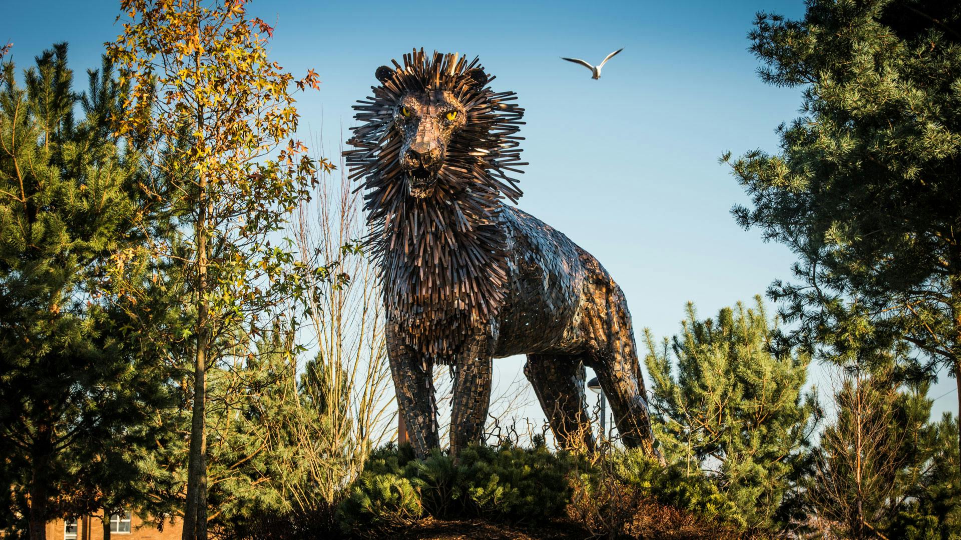Homage to Narnia in C.S. Lewis' Belfast homeland - Statue & Monument ...