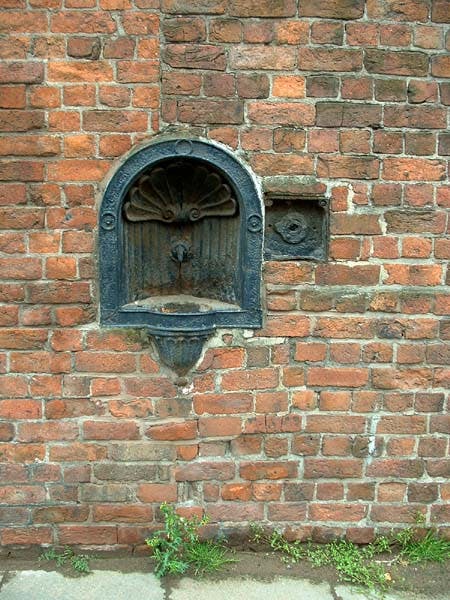 Britain's first drinking fountains - gifts of a Liverpool merchant ...