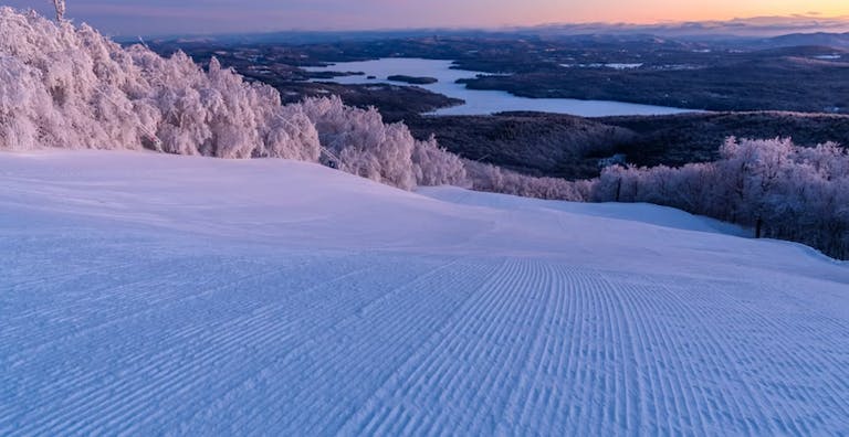 Discover the 5 Best Ski Resorts near Boston, 2024/25
