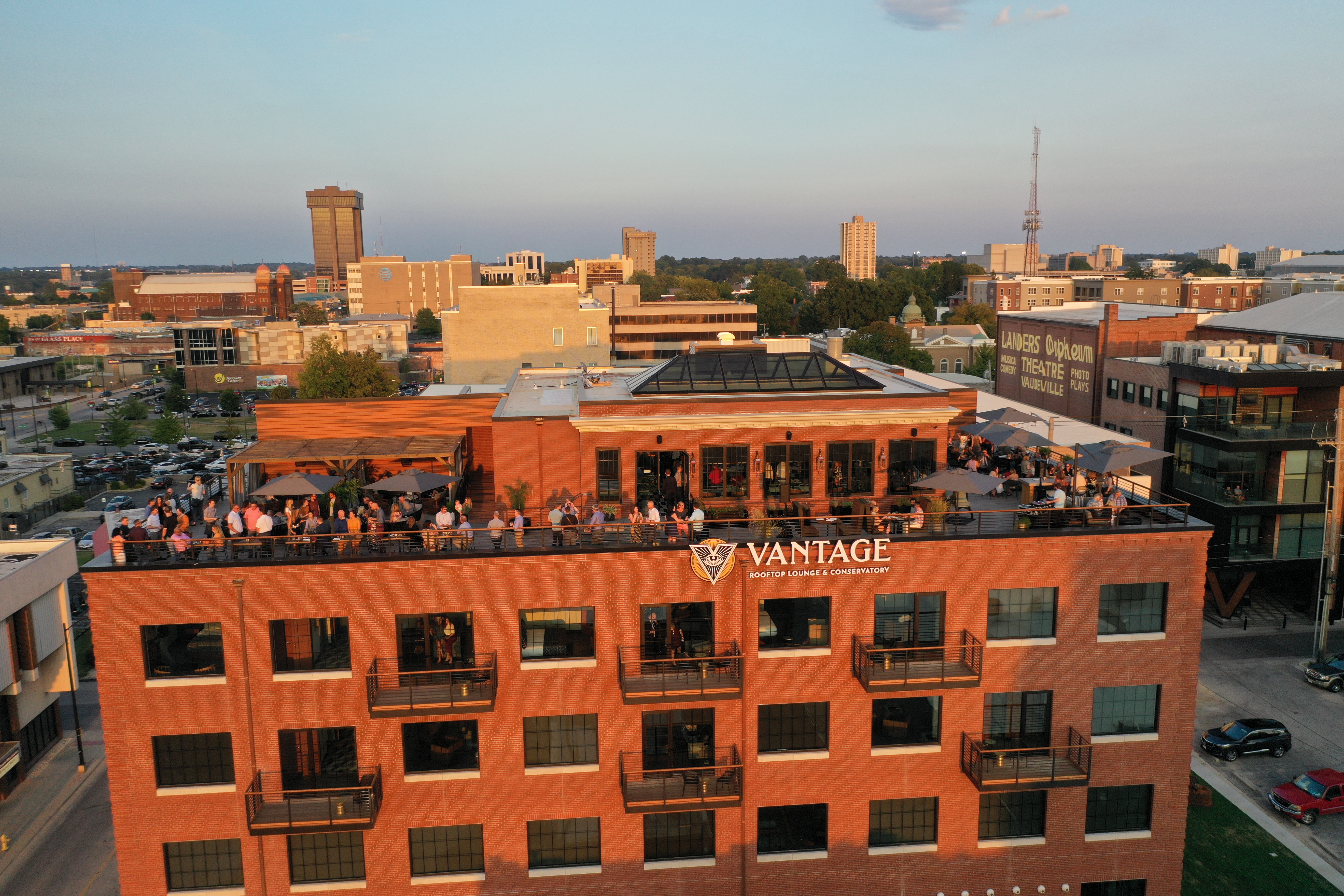 You Have To Visit Vantage Rooftop Lounge In Springfield - Springfield ...