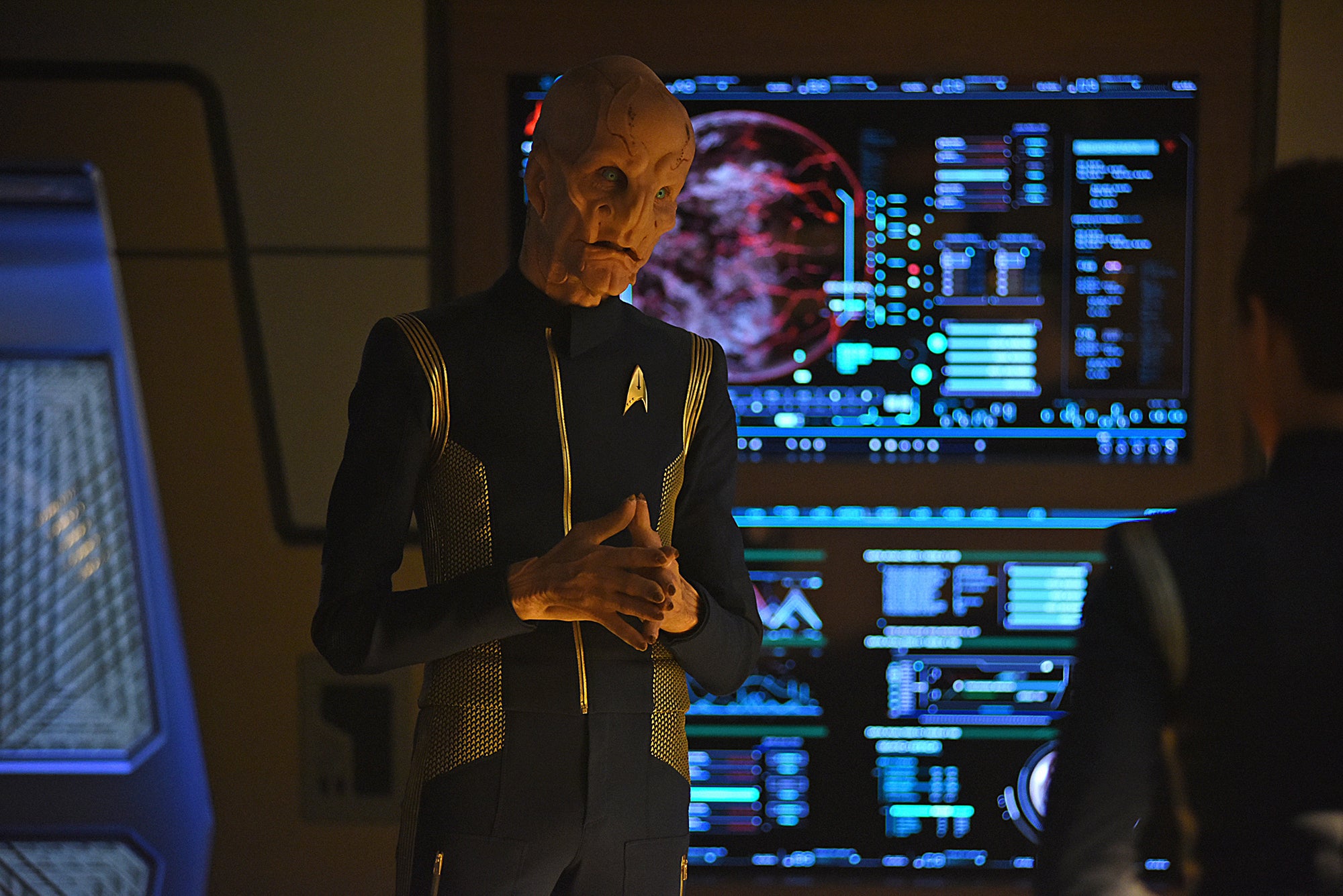 New 'Star Trek: Discovery' Photos From 'Through The Valley of Shadows ...