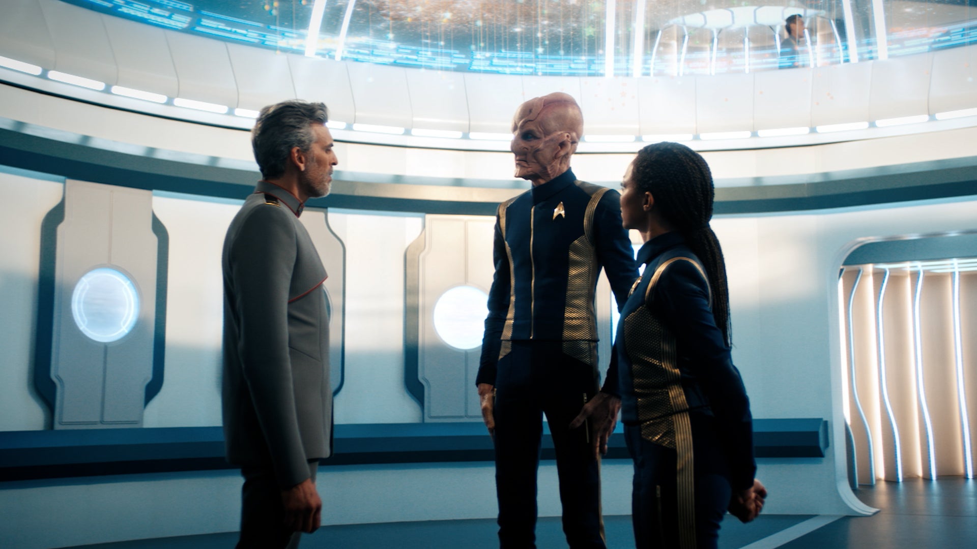 Star Trek: Discovery - Saru Looks Up | Star Trek