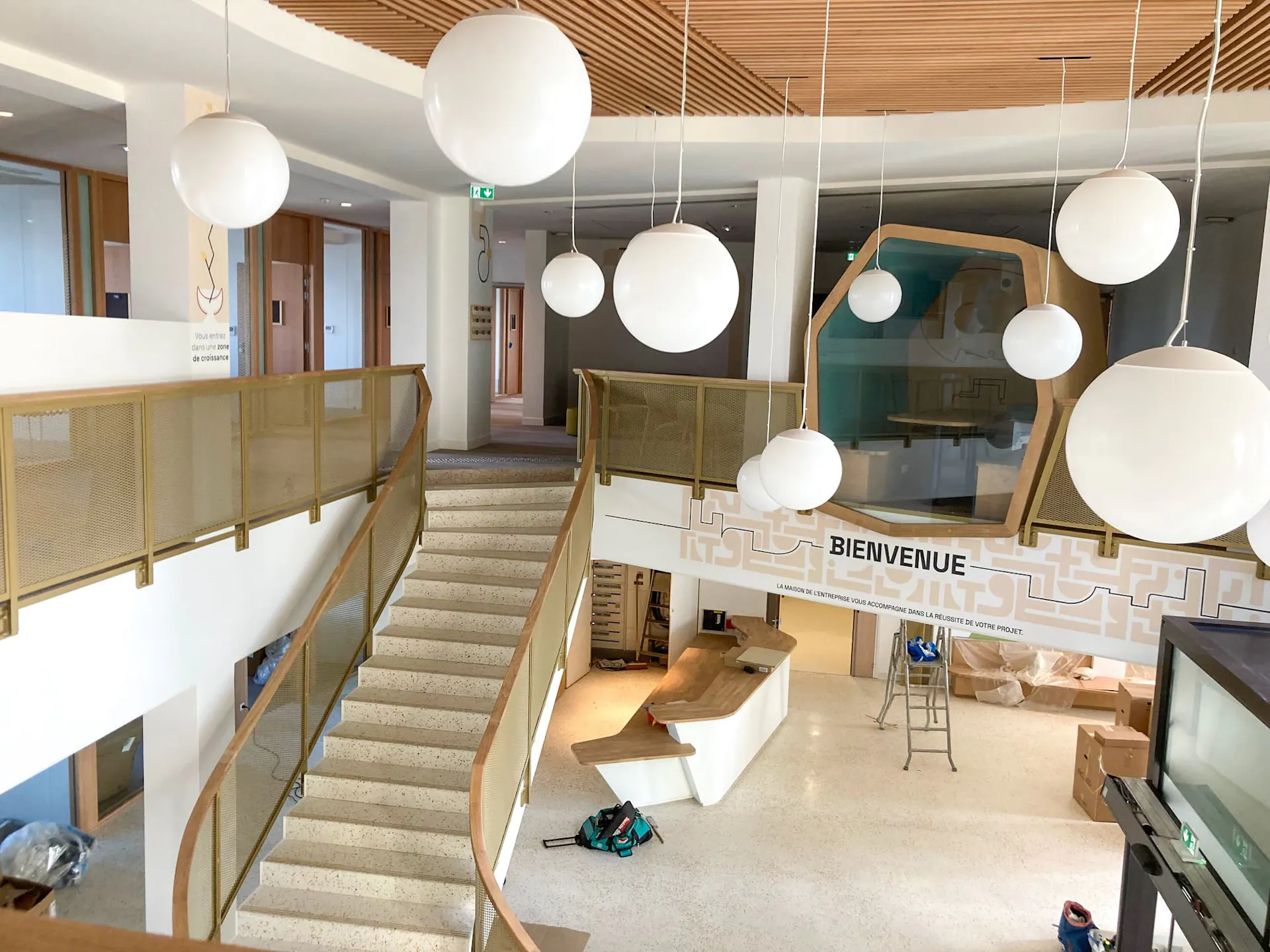 Aménagement intérieur de la Maison de l'Entreprise - Saint-Nazaire ...