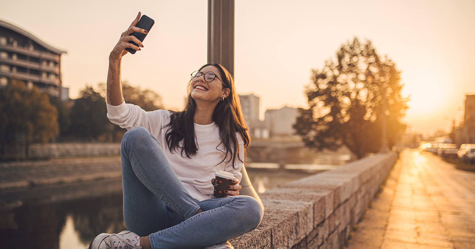 Deine Nummer 1 online für Mobile, Internet und TV | yallo