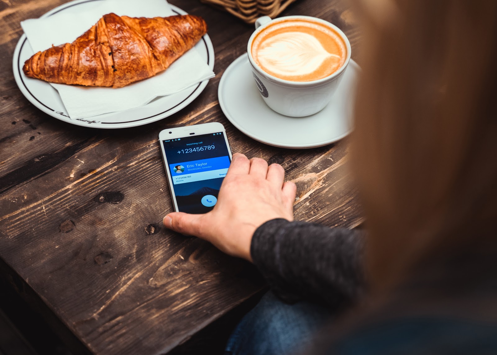 How to Communicate Better While Social Distancing - Truecaller Blog