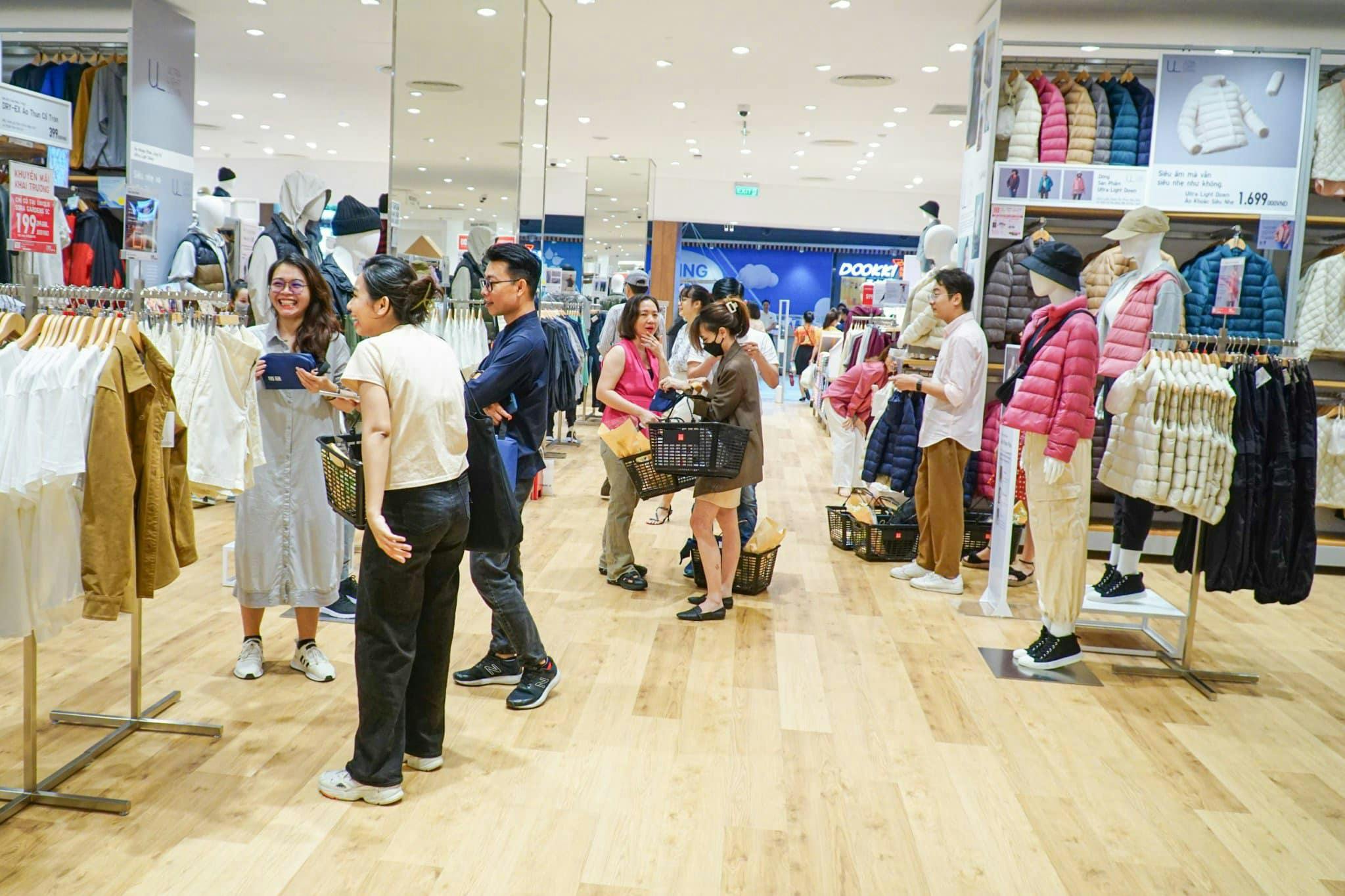 UNIQLO opened its first store in Binh Duong New City at SORA gardens SC ...