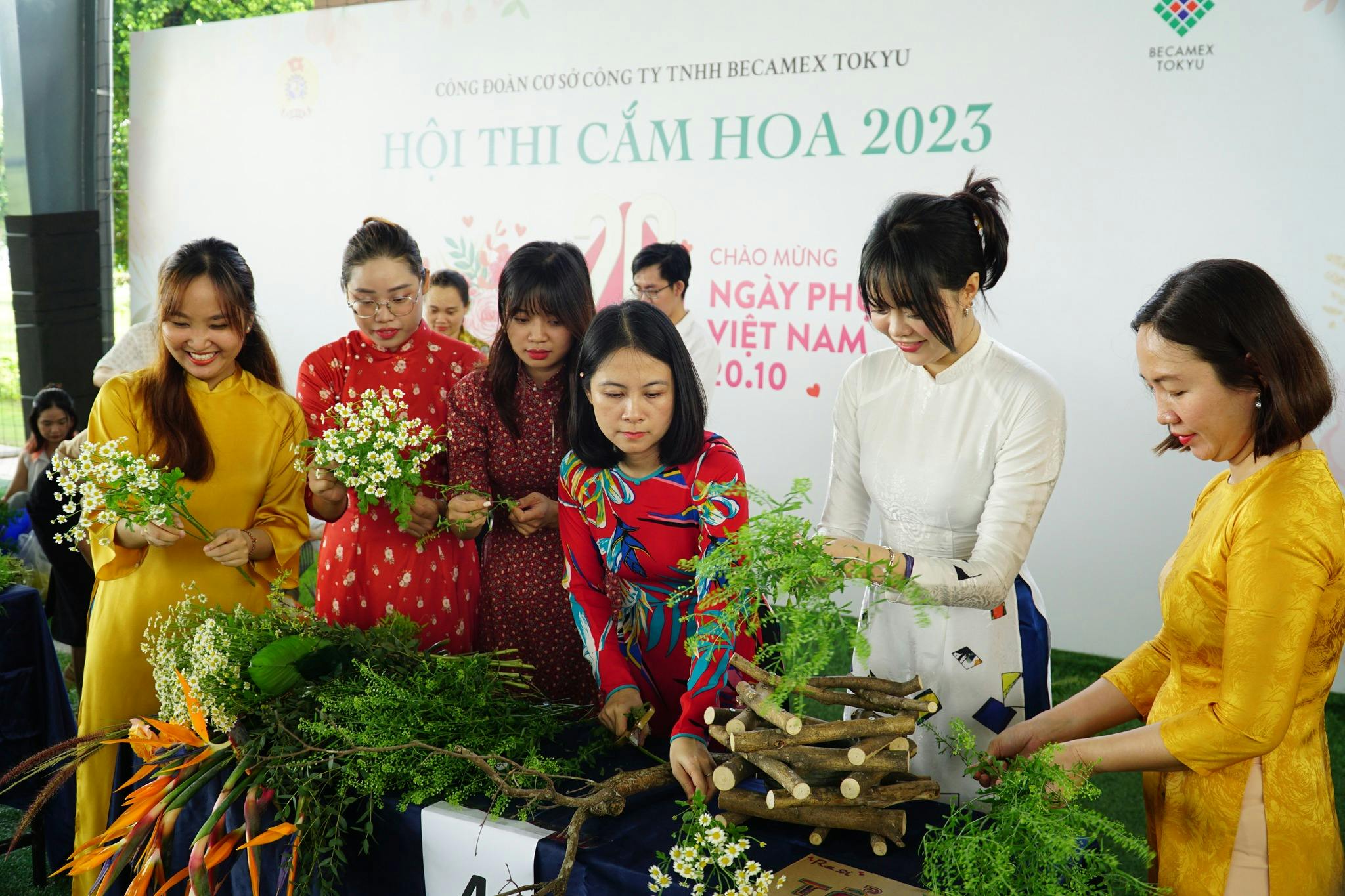 BECAMEX TOKYU Co., Ltd’s Union organized the Flower Arrangement Contest ...