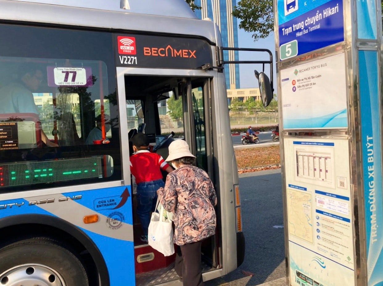 Khai trương tuyến xe buýt mới kết nối Thành phố Thủ Dầu Một và Thành ...