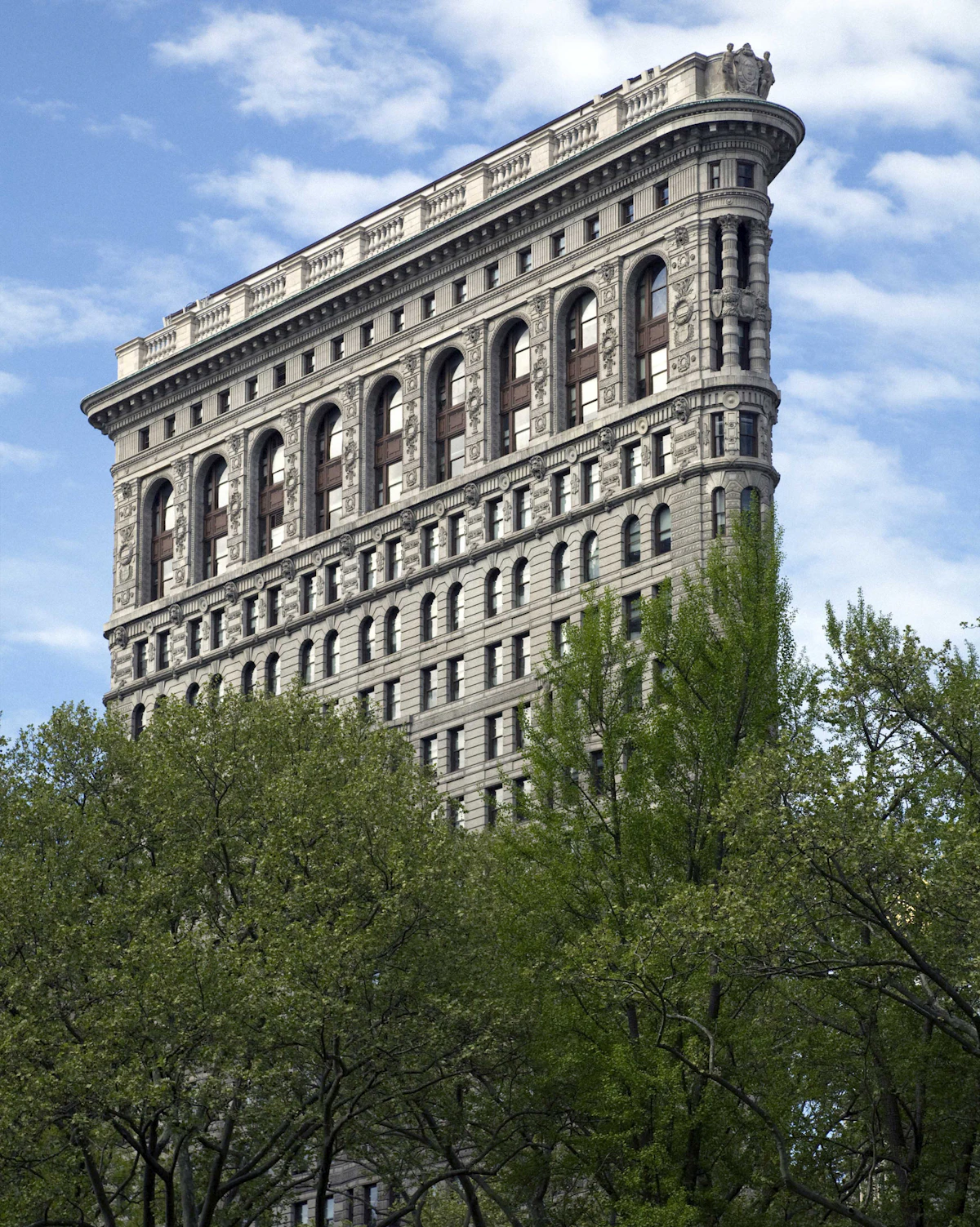 New York's Flatiron Building enters the residential era: 38 homes ...