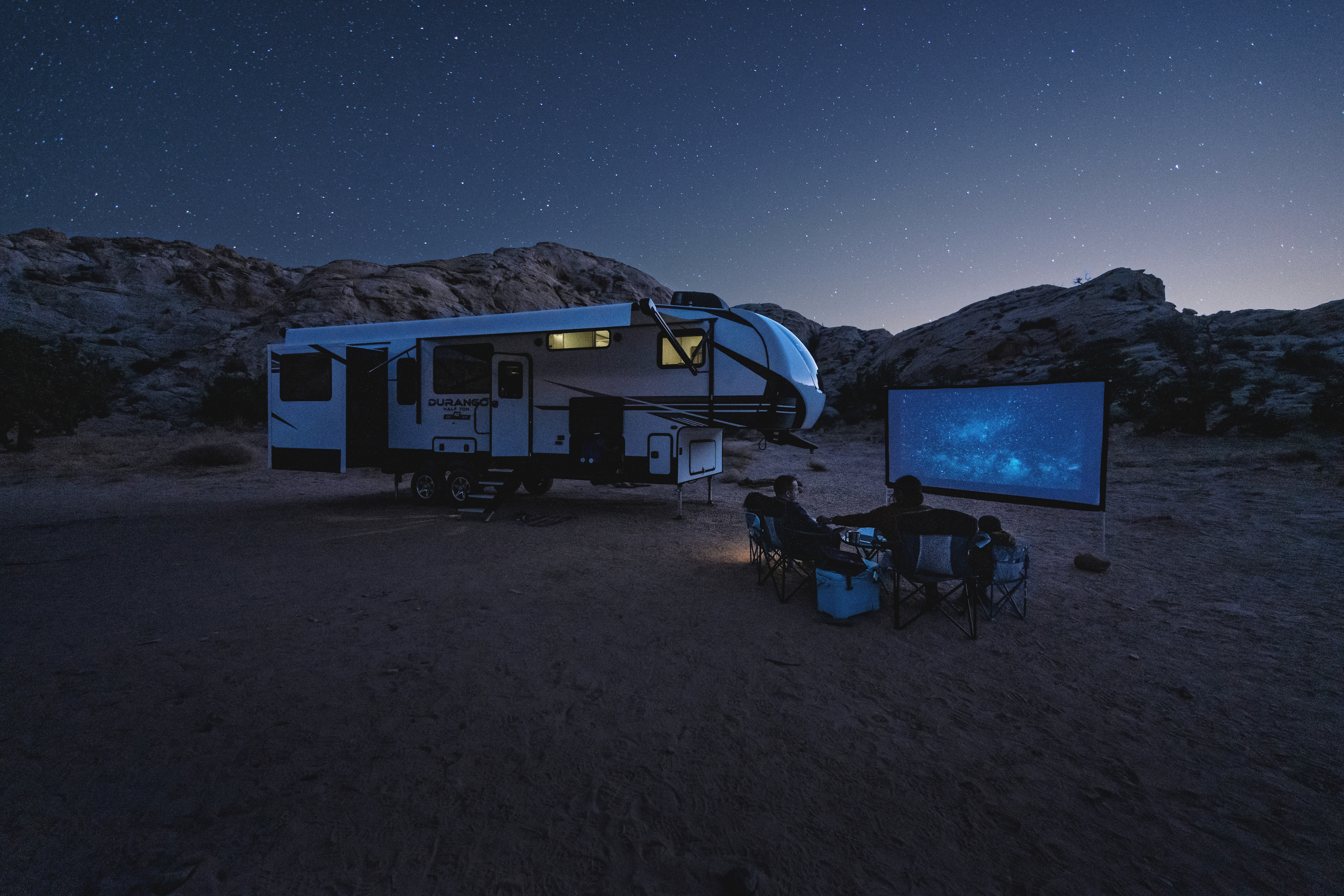 What Is a Fifth Wheel RV and What Do They Offer? - Thor Industries