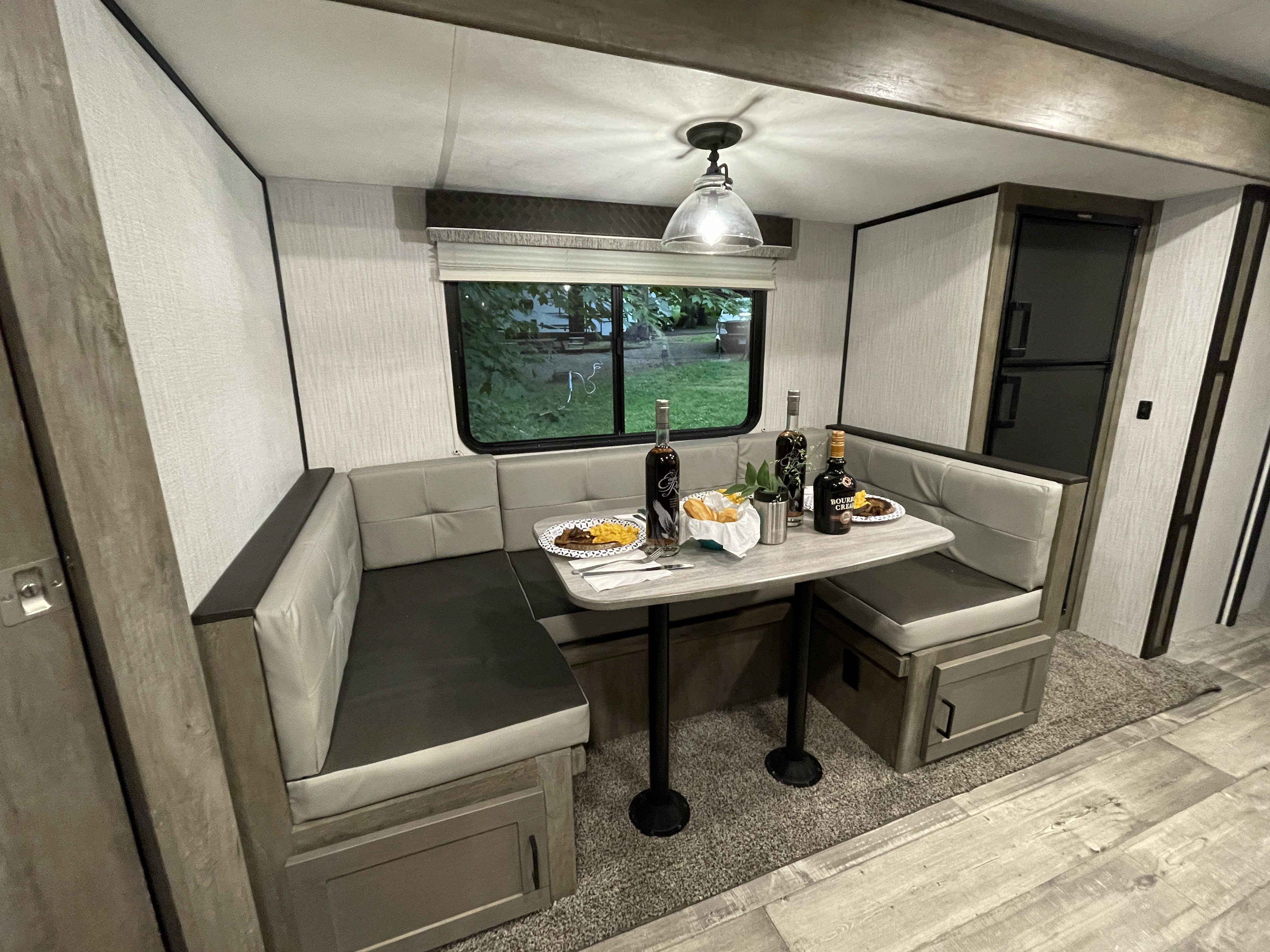 7 Tips for Staying Organized on an RV Trip - THOR Industries