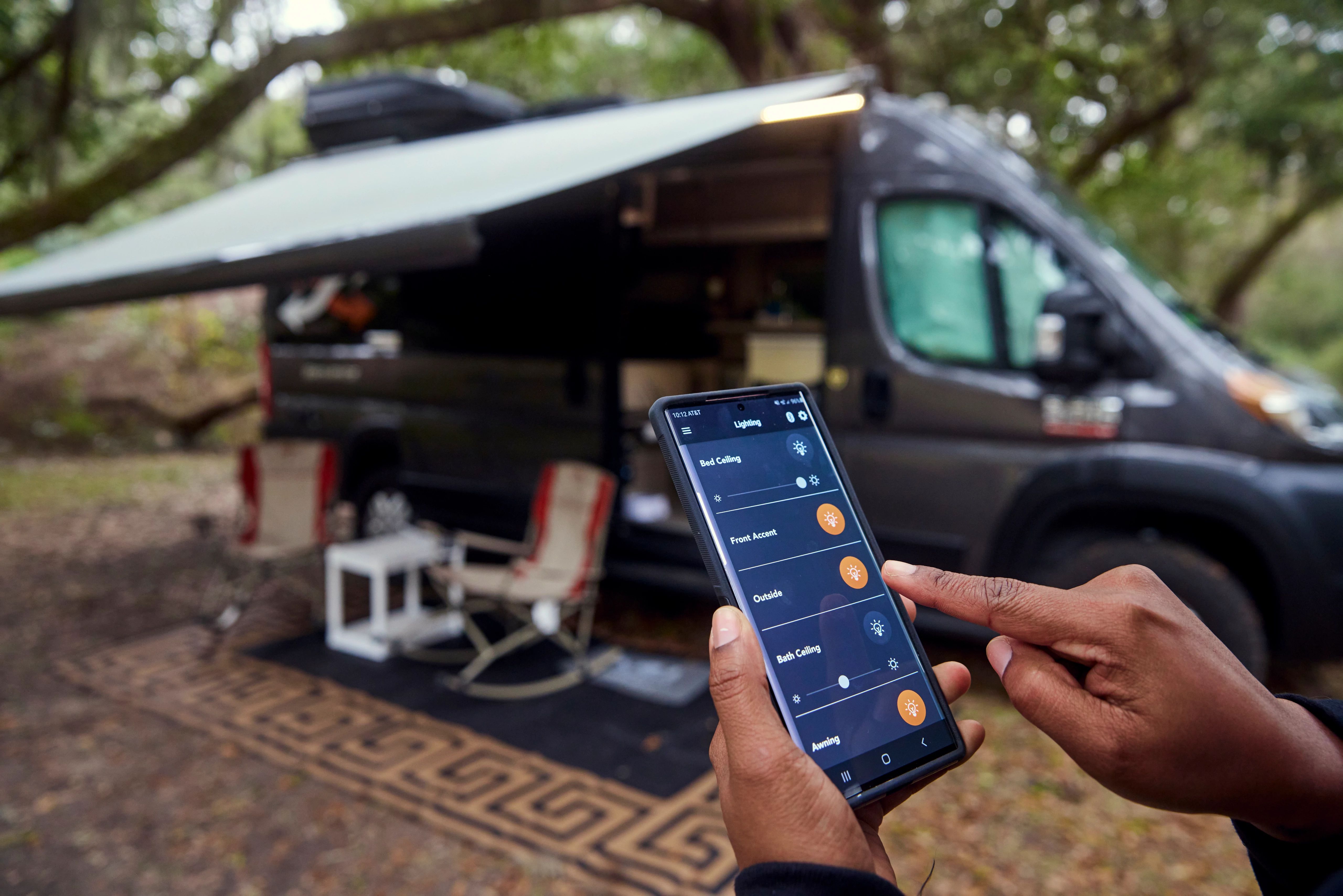 Class B Camper Van Features - THOR Industries