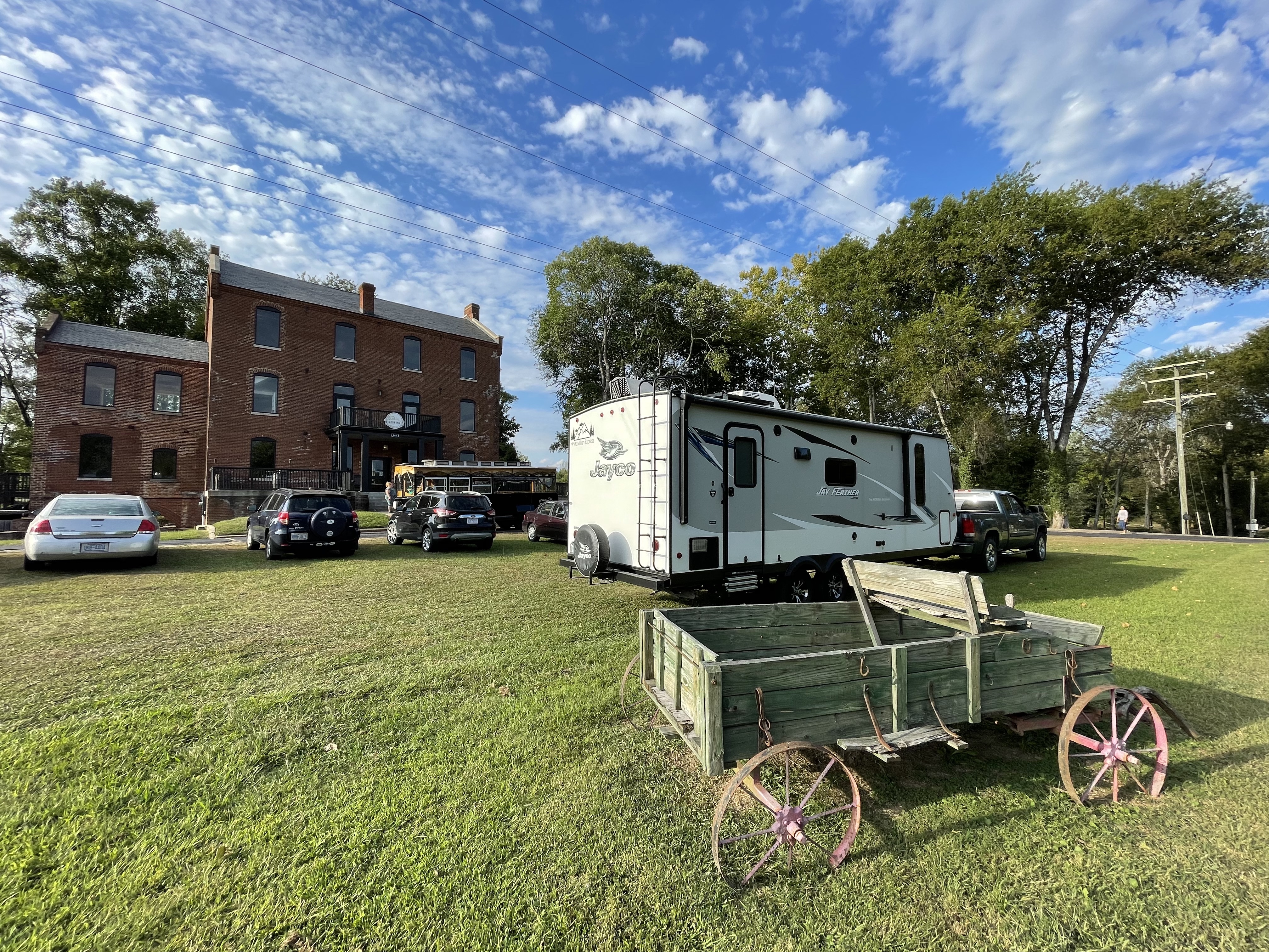 Overnight Parking In Your RV: Tips & Advice - THOR Industries