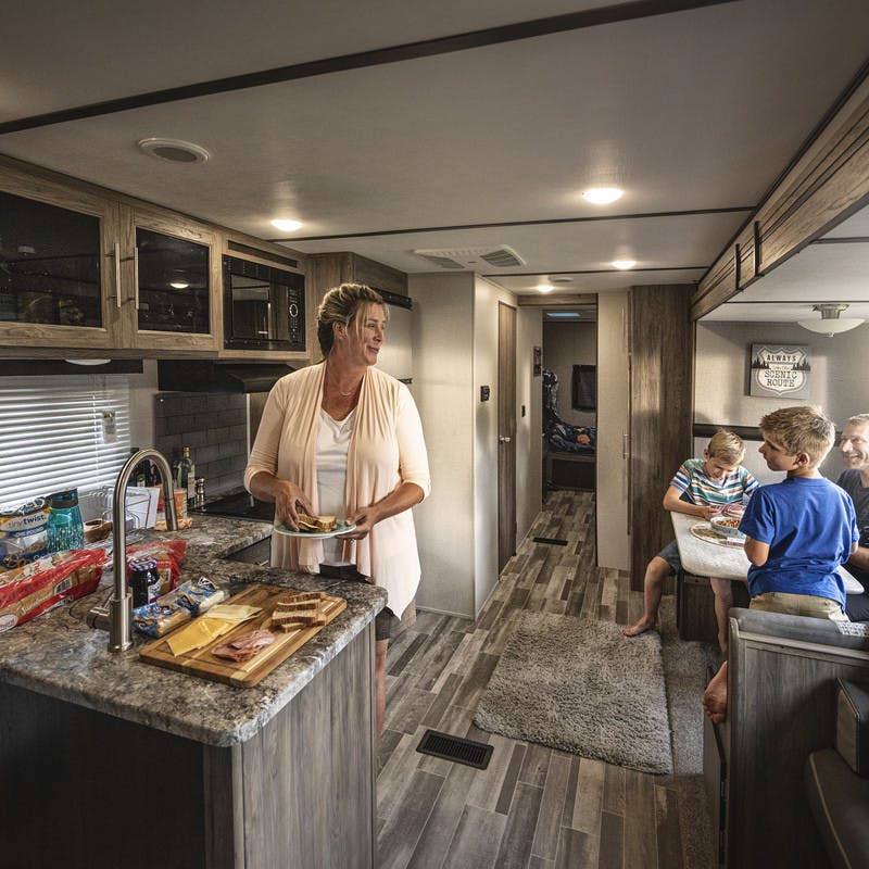 What Is a Travel Trailer and What are the Advantages of this RV - Thor ...