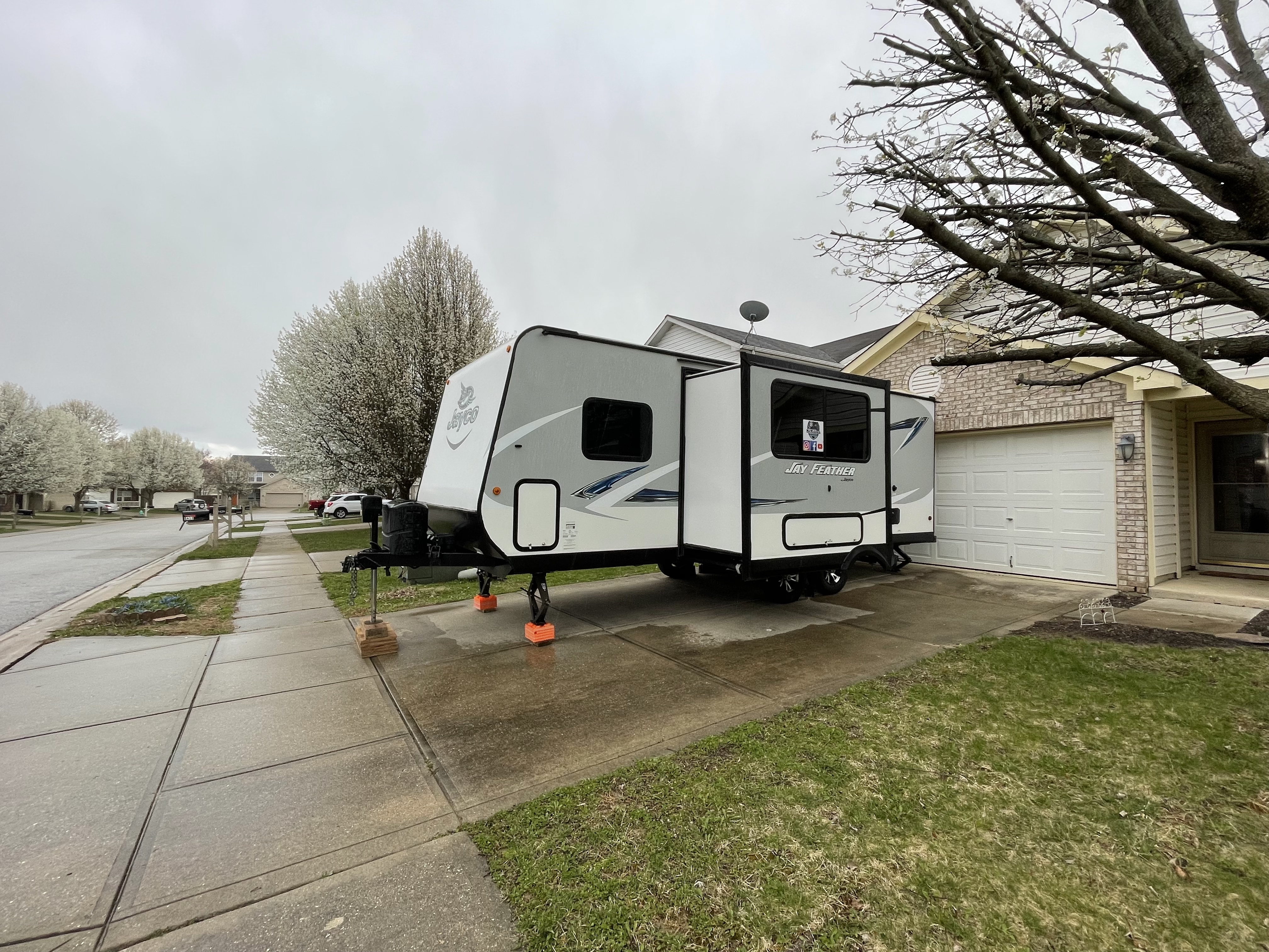 Overnight Parking In Your RV: Tips & Advice - THOR Industries
