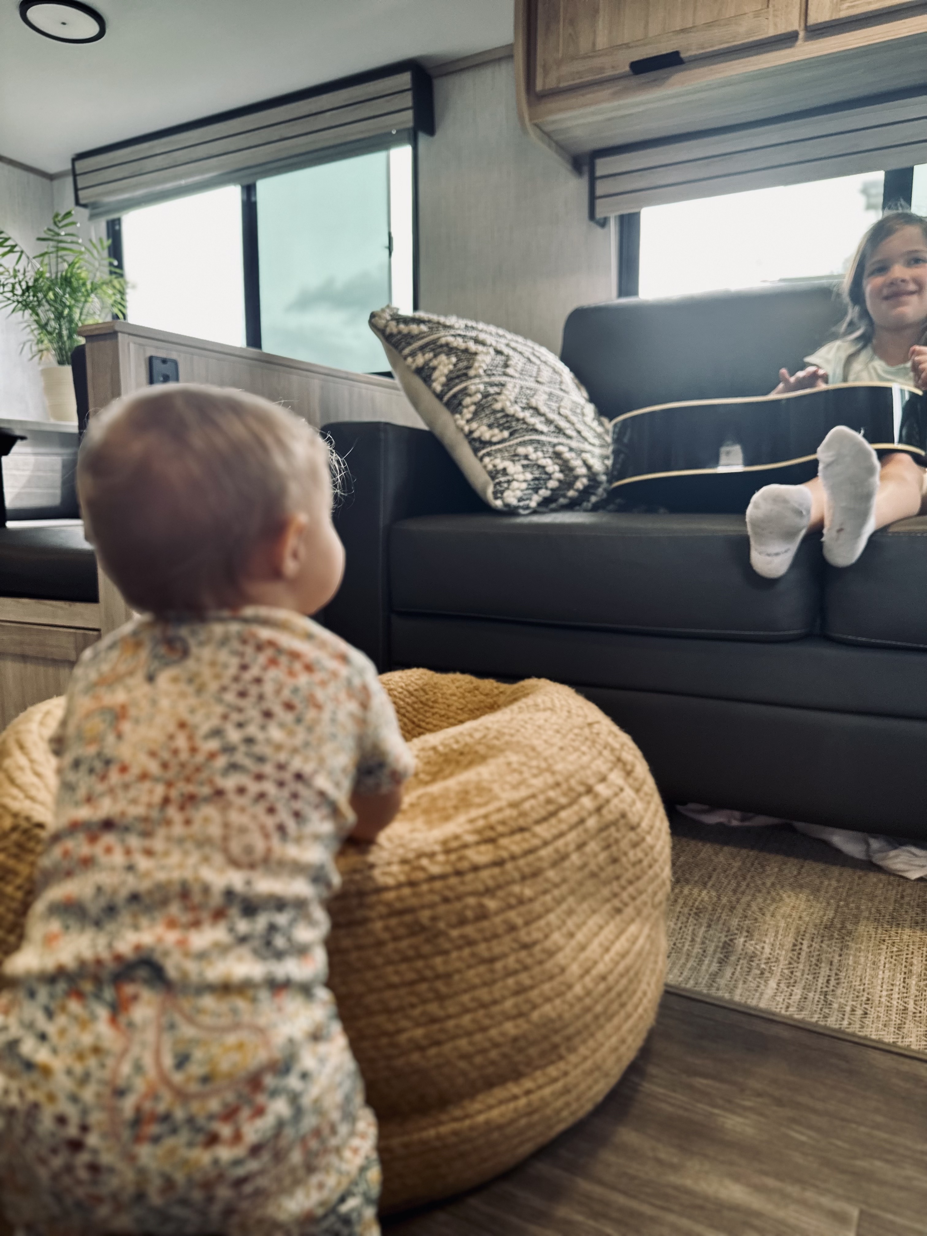 RV Tours — John King’s Shadow Cruiser Travel Trailer - THOR Industries