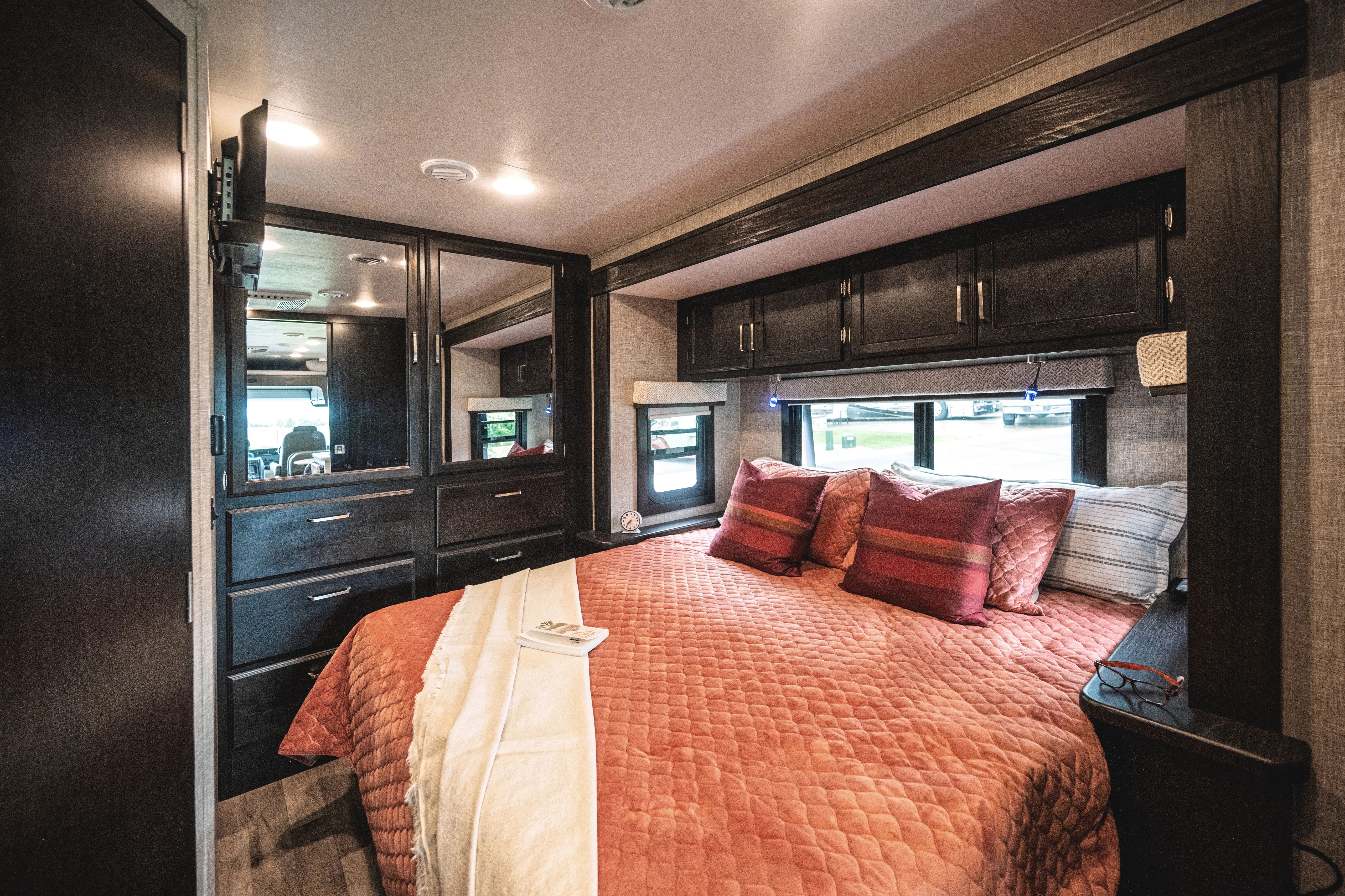 Class A Motorhome Features - THOR Industries