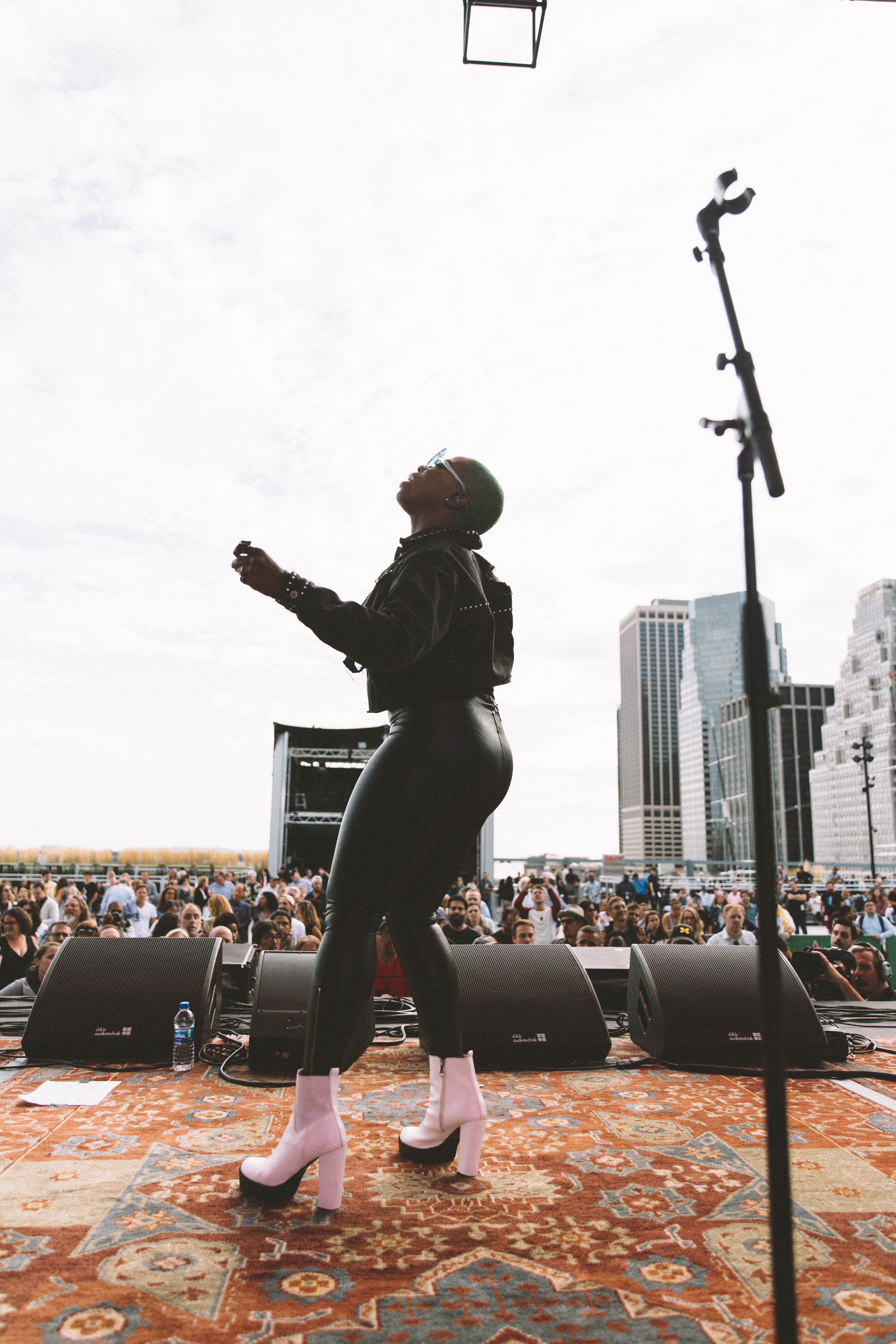 Why One Music Star Uses her RV as a Mobile Recording Studio - THOR ...