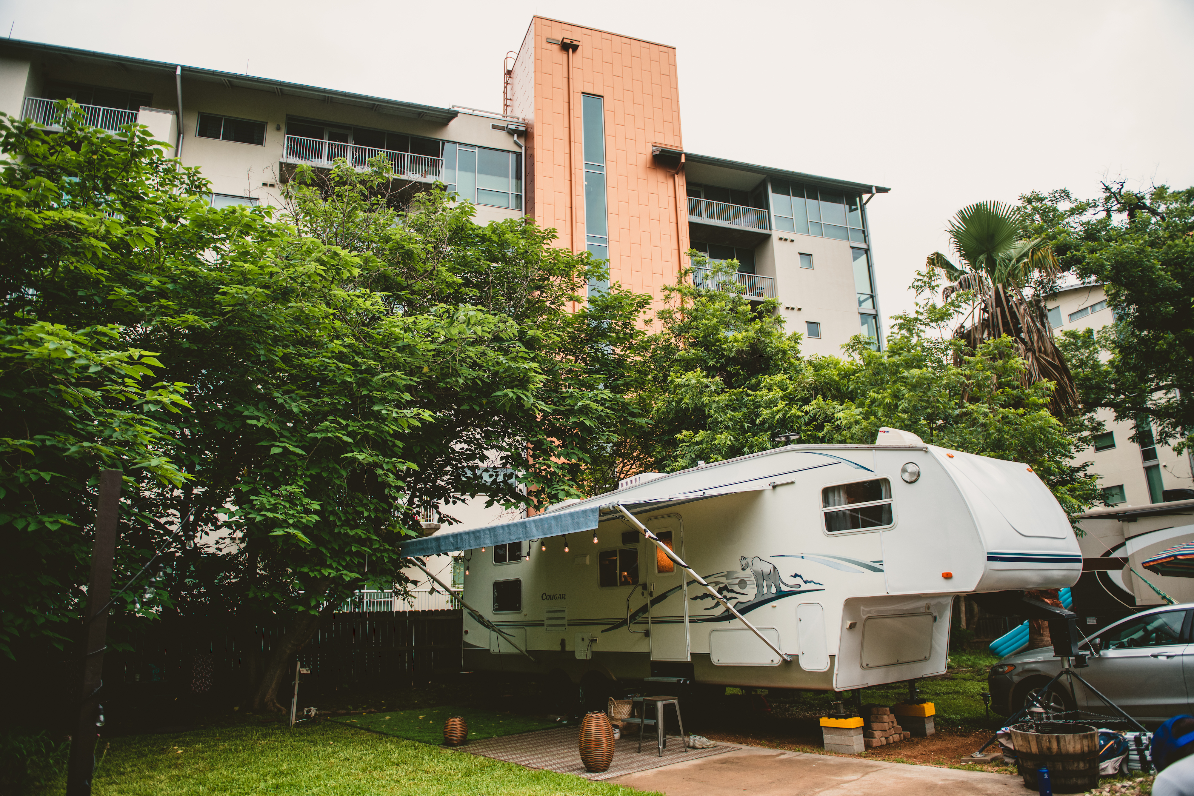 Why One Music Star Uses her RV as a Mobile Recording Studio - THOR ...