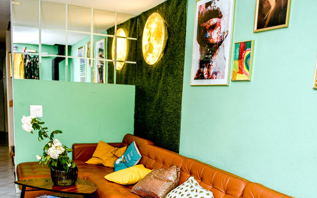 5 Green Living Room Colour Schemes to Brighten Your Home
