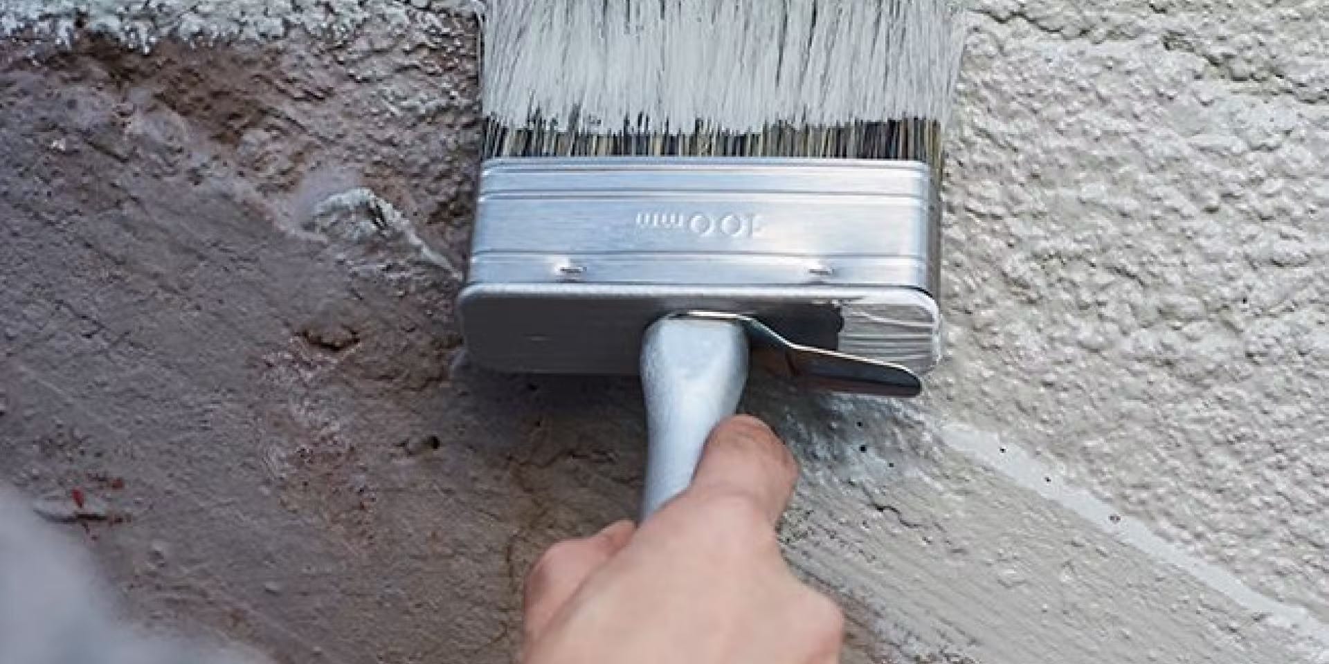 How to Repaint a Concrete Foundation