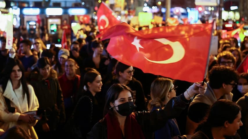 Turkije zet journalist van BBC het land uit na verslaggeving van protesten