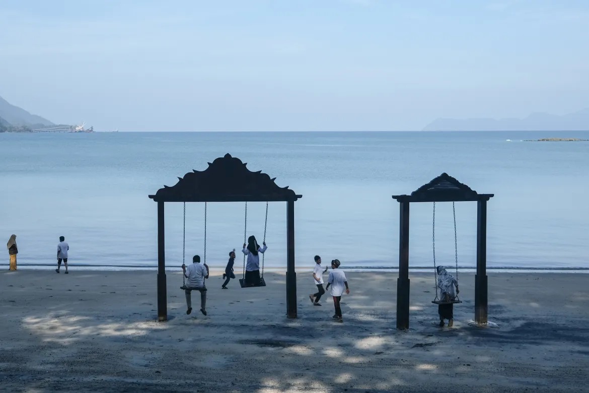 A day at the beach for displaced Rohingya children in Malaysia