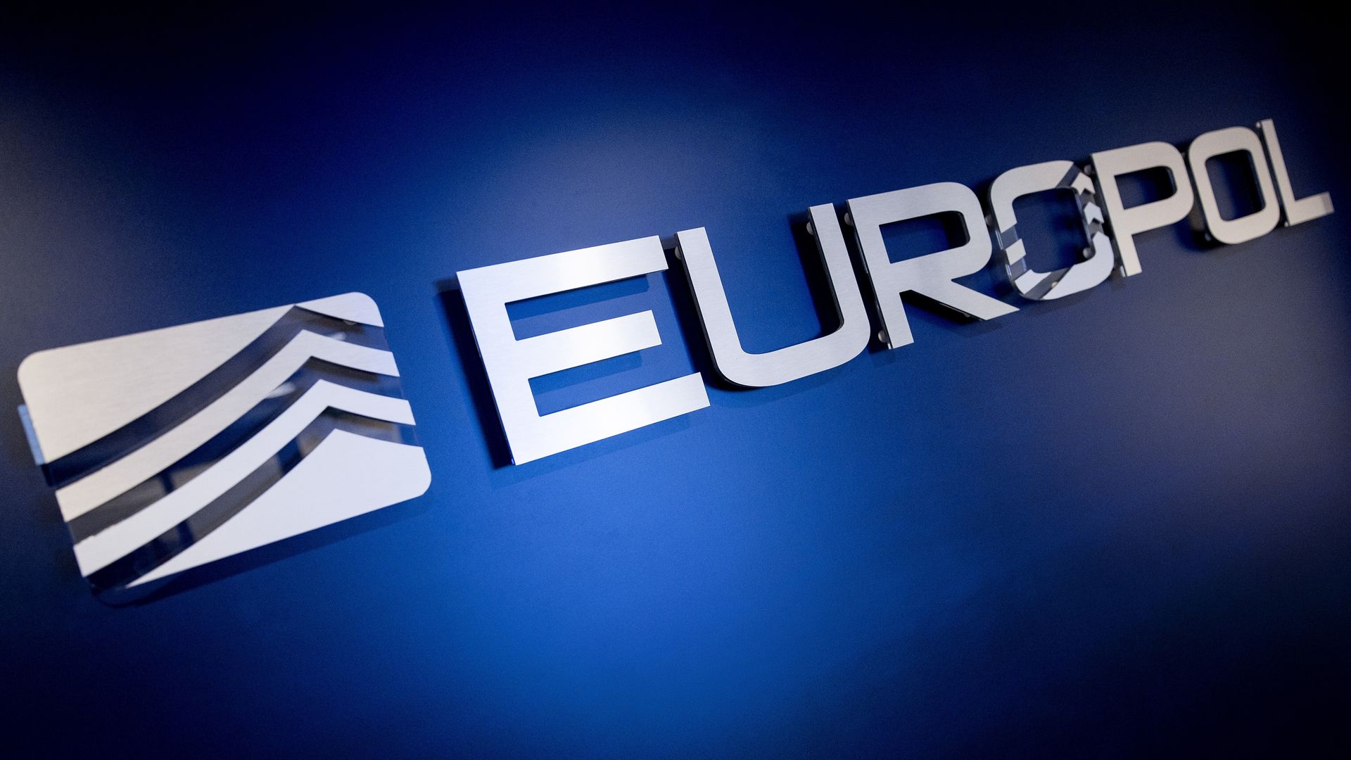 Europol arresteert 25 mensen om verspreiding AI-beelden kindermisbruik