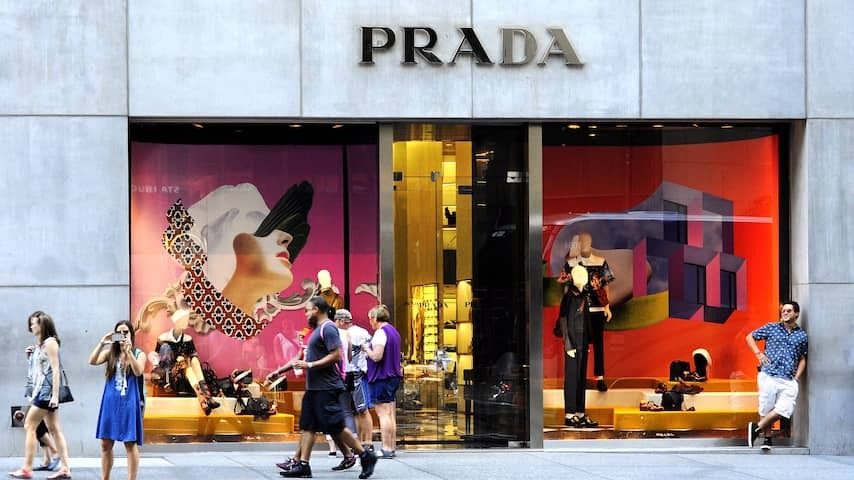 Winst Prada stijgt hard doordat jongeren gek zijn op merk Miu Miu