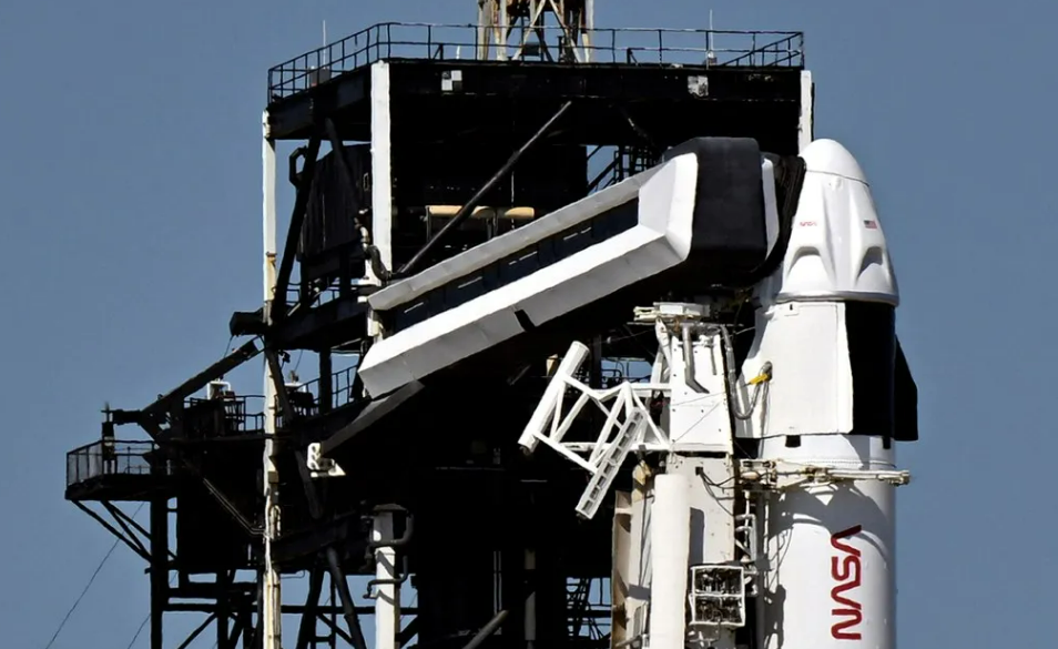 SpaceX delays flight to retrieve NASA astronauts