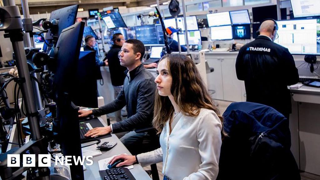 US stock markets rise on Trump tariff rollback