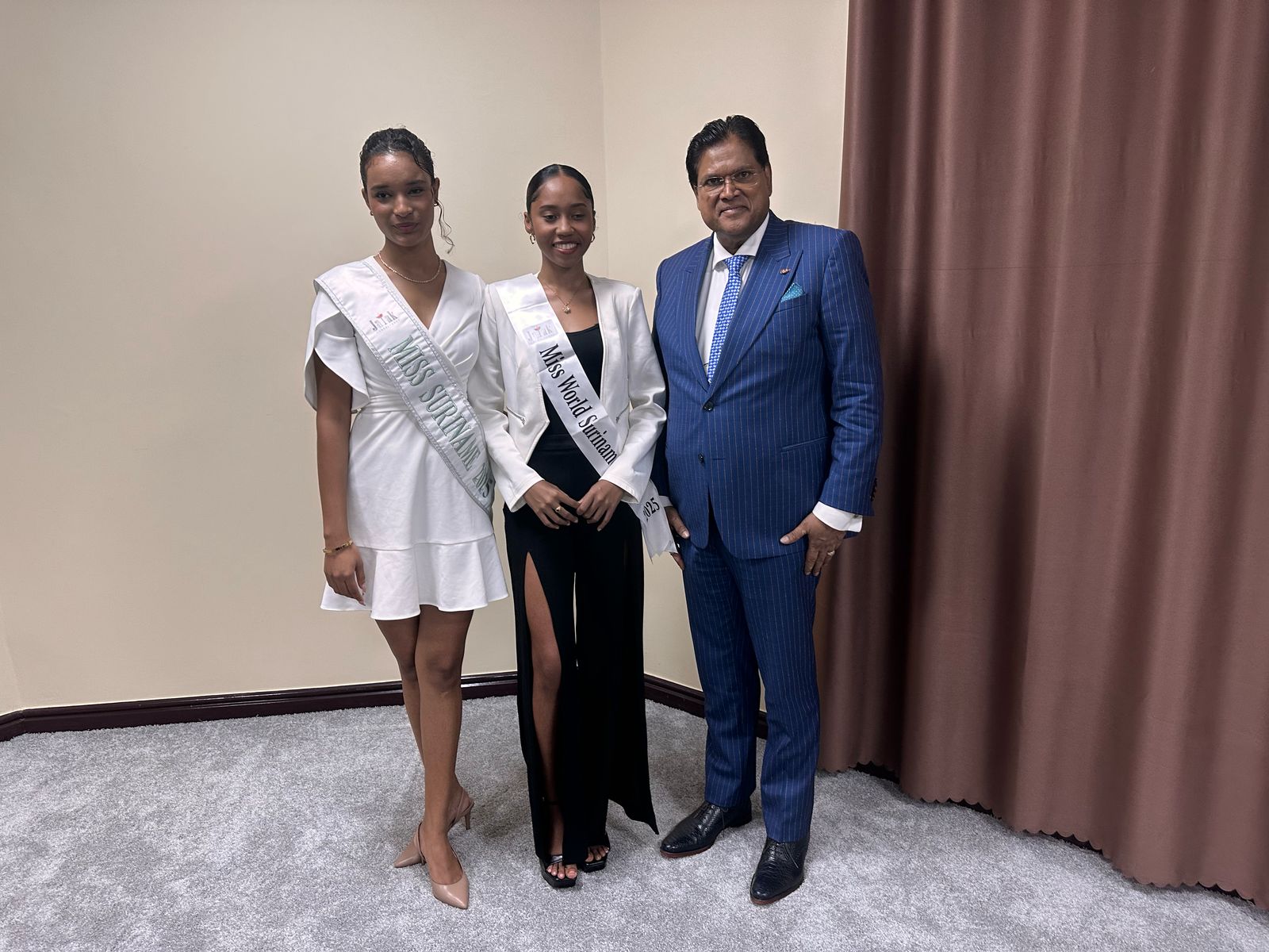 Miss Suriname 2025 en Miss World Suriname 2025 bezoeken president