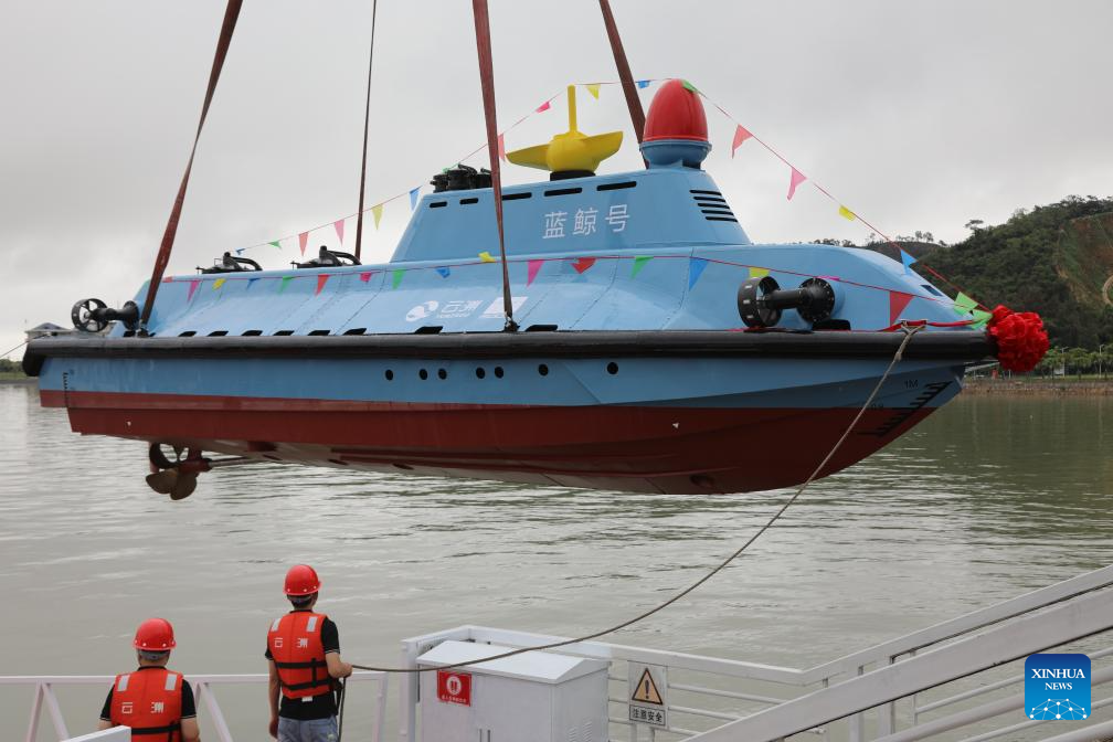 China launches pioneering high-speed vessel