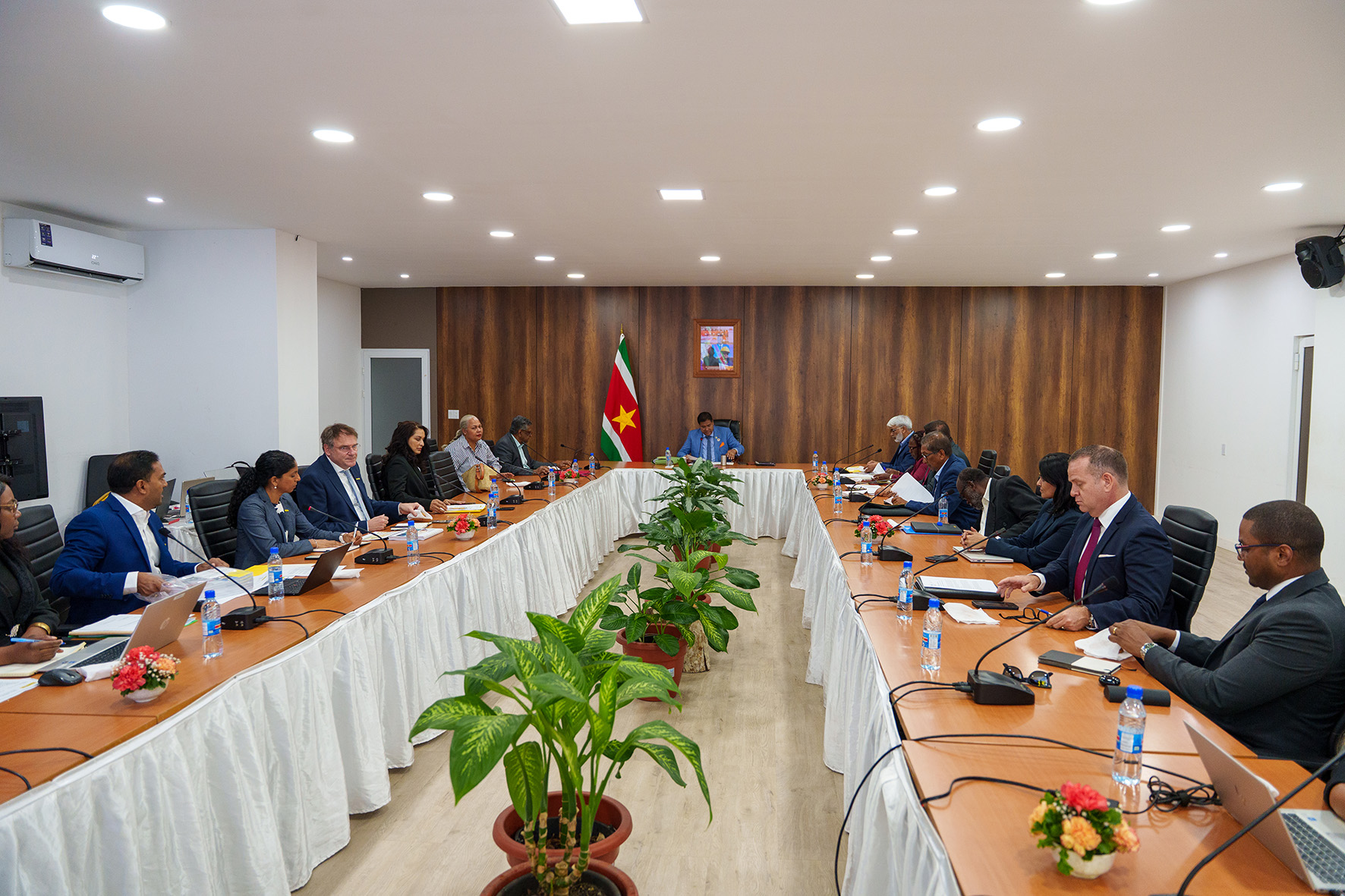 Staatsolie draagt voor derde achtereenvolgend boekjaar ruim USD 300 ...