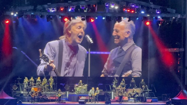 Paul McCartney joins Bruce Springsteen for duet