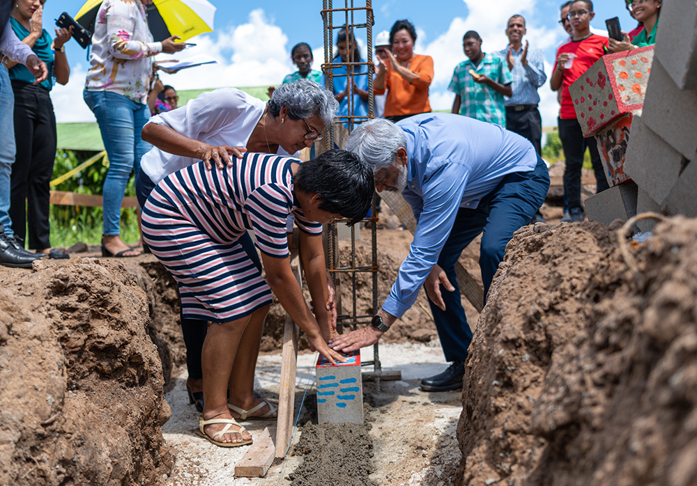 Staatsolie doneert USD 150.000 aan Stichting Matoekoe voor renovatie ...