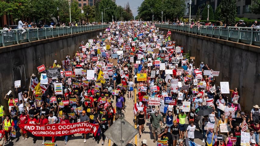 Duizenden mensen demonstreren tegen Nationale Garde in Washington