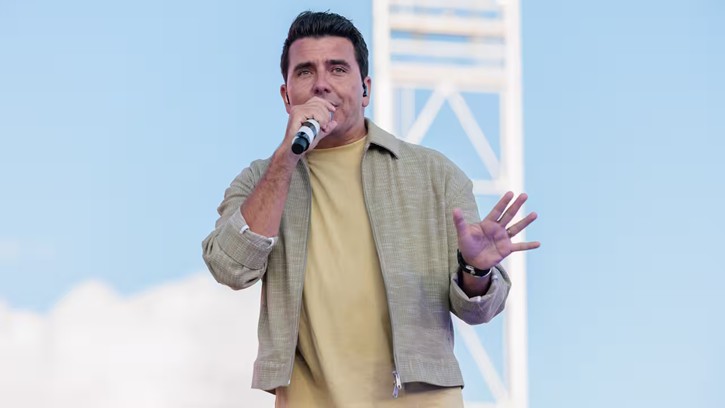 Jan Smit voelt dat hij zijn kindertijd heeft gemist door carrière op ...