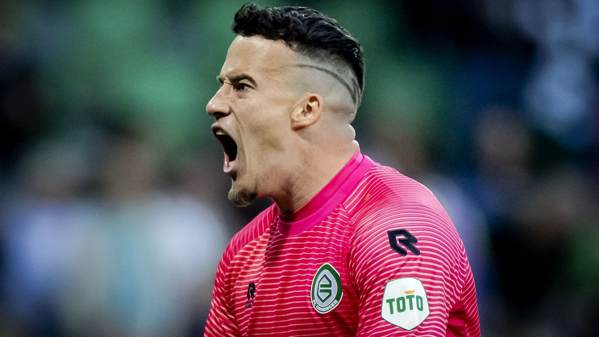 Nederlandse topclub informeert bij Vaessen, die transfer zelf wel ziet ...