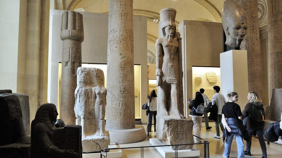 Waterlekkage in Louvre beschadigt boeken over Egyptische oudheid