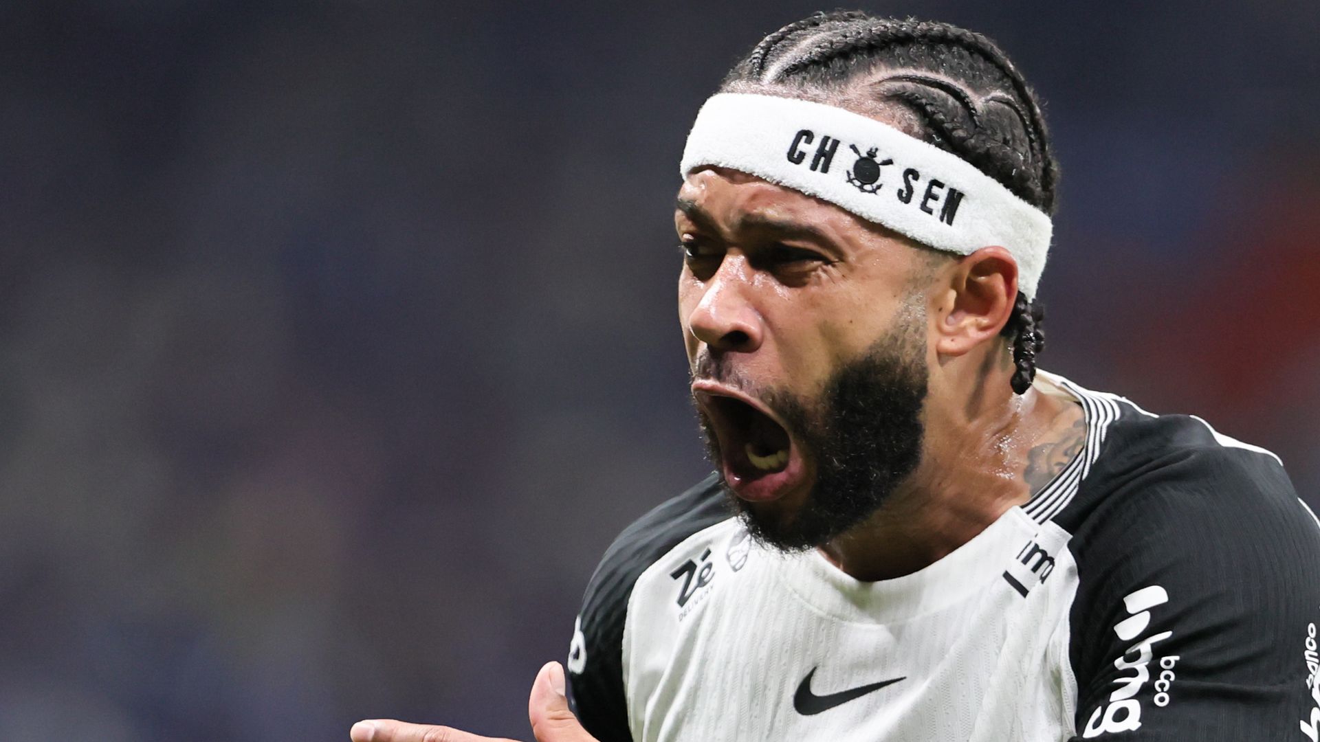 Goudhaantje Memphis zet Corinthians op drempel bekerfinale