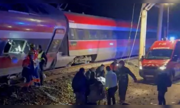 High-speed train collision in Spain kills 39, injures dozens