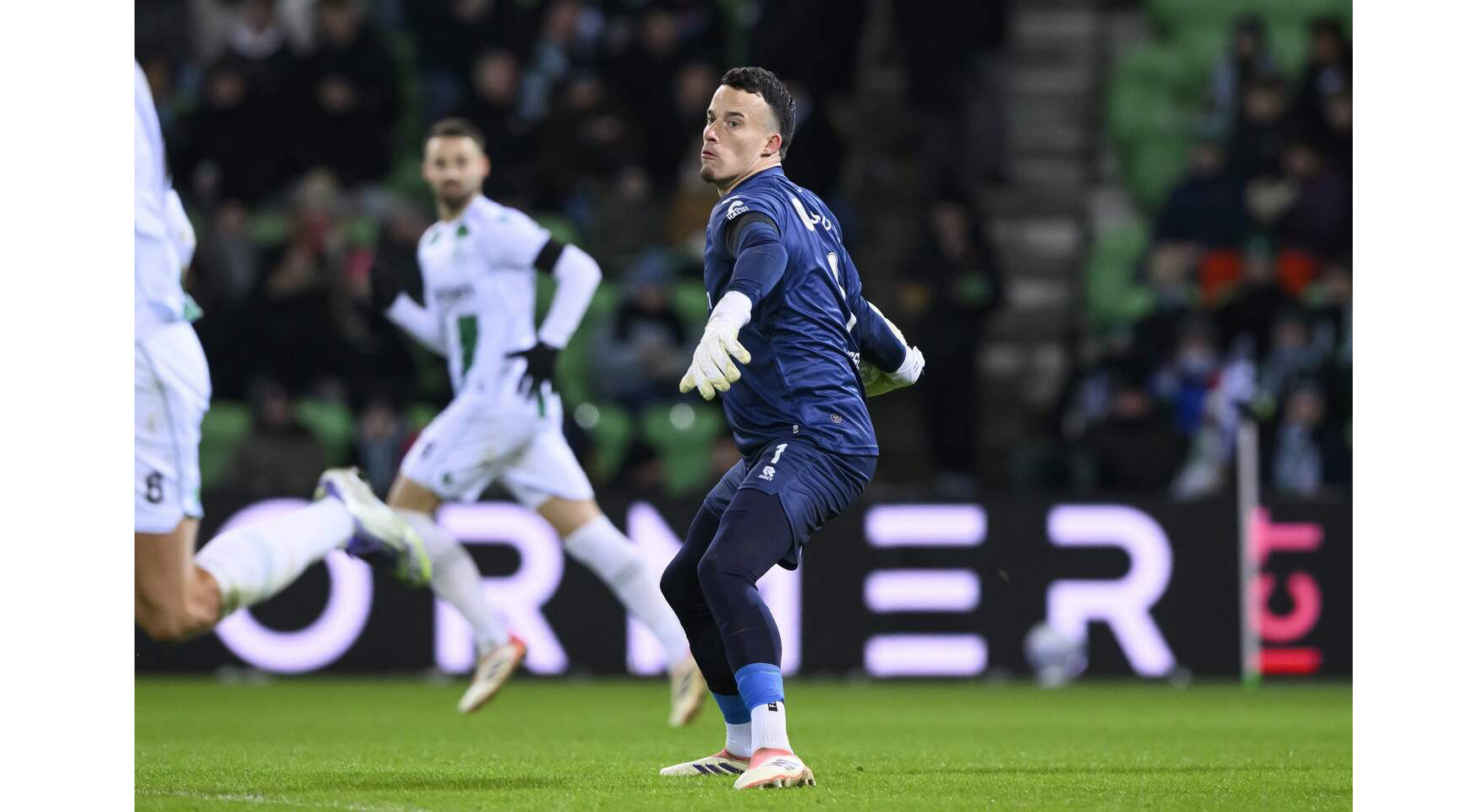 Vaessen neemt tegenstander in de maling met slimme actie