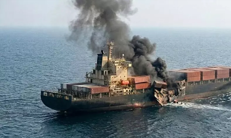 UK maritime agency reports explosion, oil spill off Kuwait