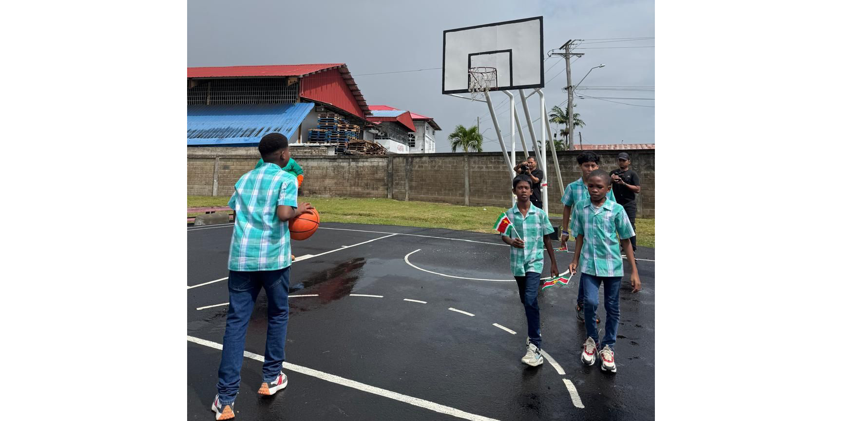 Basketbalveld George Pindon Sportcomplex weer open