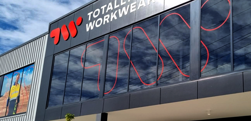 Workwear, Work Boots, Hi-Vis & Safety Gear - Totally Workwear