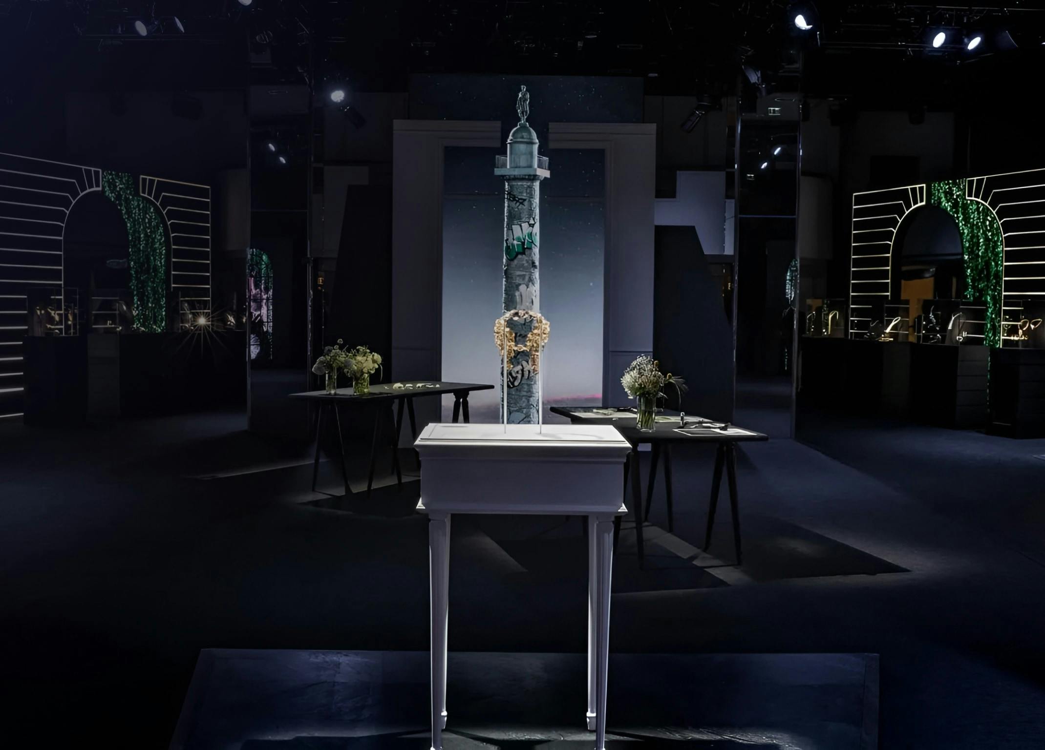 Totems | Studio creating custom-made stands and supports