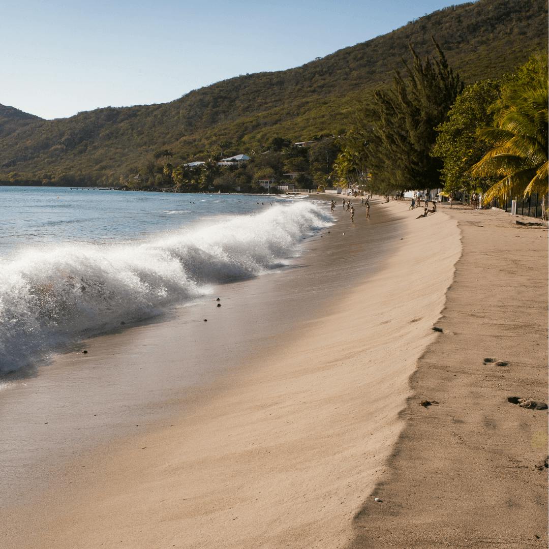 The beach of Grande Anse in Martinique - Tourcrib